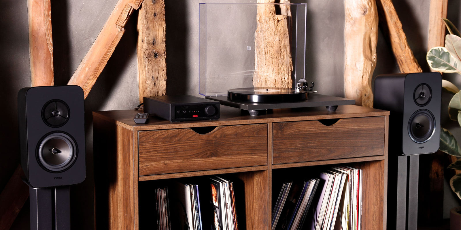 Rega Turntables and Integrated Amplifiers - Art and Sound Canada – Art ...